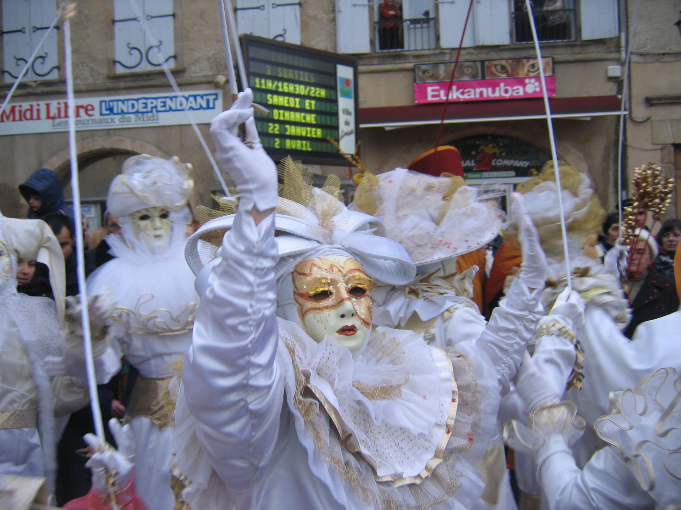 Limoux : le Carnaval danse au rythme des bulles - Limoux : le Carnaval ...